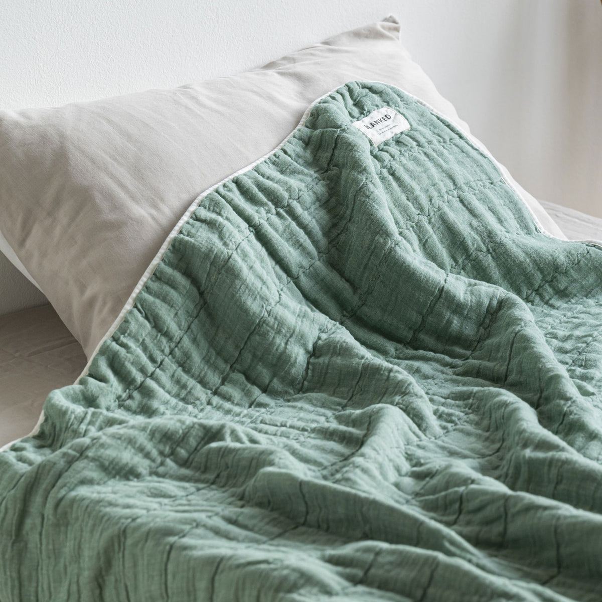 BLANKED BLANKET NOBINOBI | JAPANESE GAUZE | MADE IN JAPAN – NiMi Projects